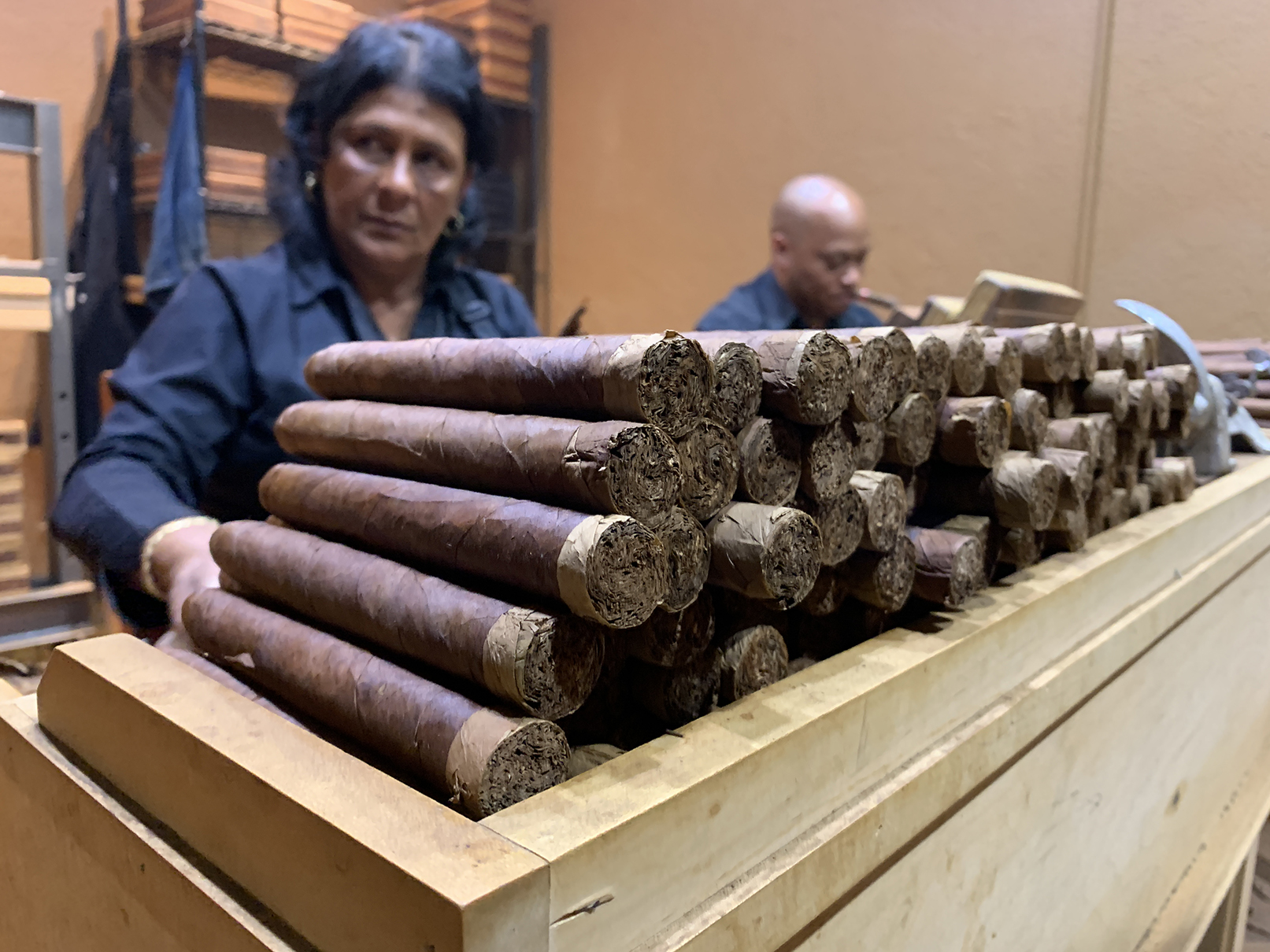 The Texas Bucket List – El Cubano Cigar Factory in Texas City – The ...