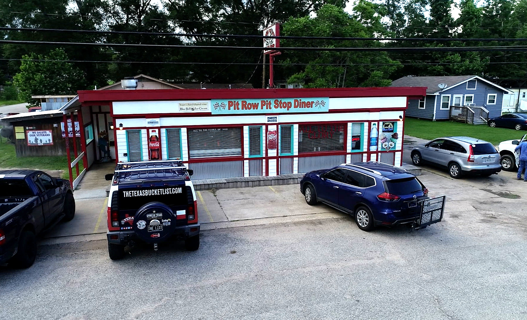 The Texas Bucket List – Pit Row Pit Stop in Livingston – The Texas ...