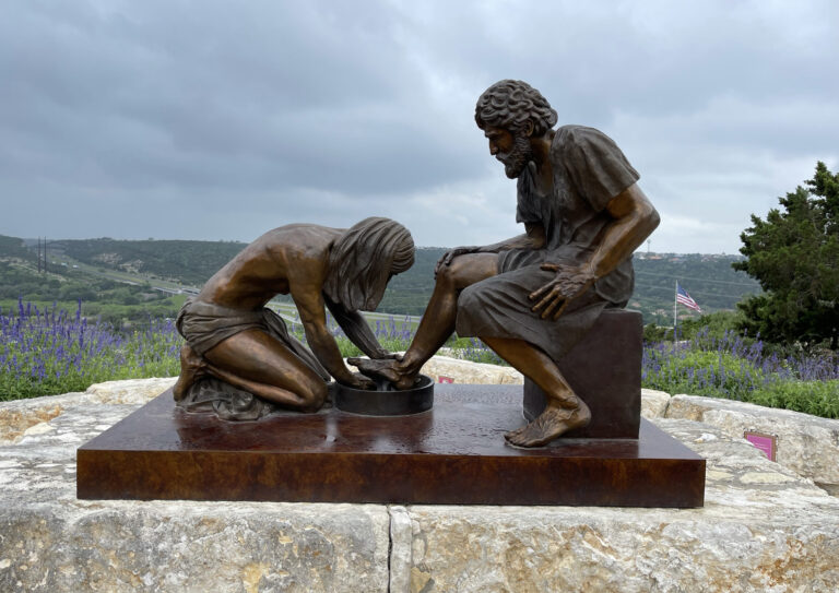 The Texas Bucket List – The Coming King Sculpture Prayer Gardens in ...