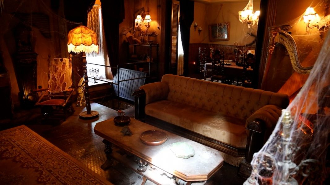 The Texas Bucket List – The Munster Mansion in Waxahachie – The Texas ...