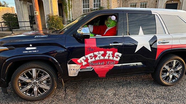 The Texas Bucket List – Grinch’s Lair in Palestine – The Texas Bucket List