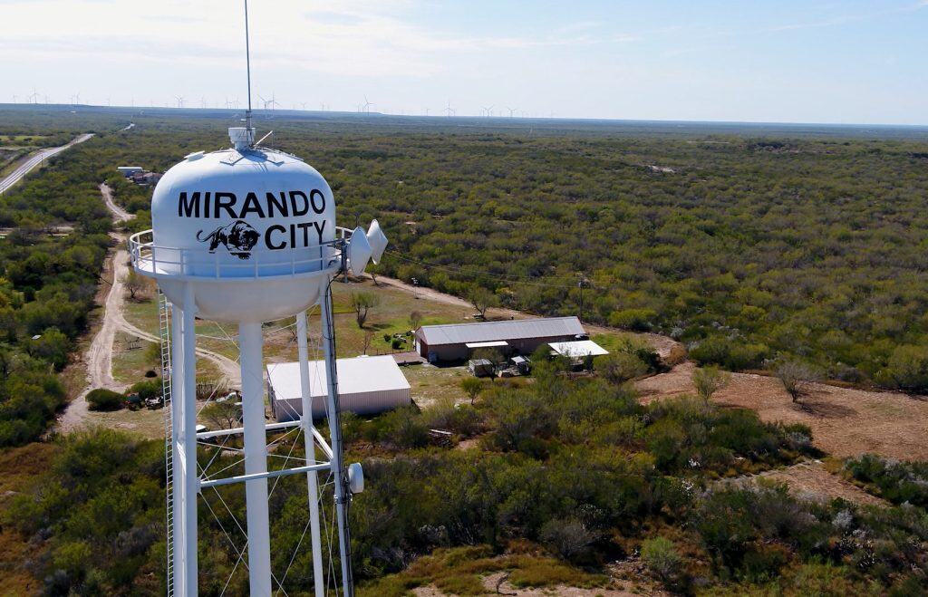 The Texas Bucket List – Lala’s Cafe in Mirando City – The Texas Bucket List